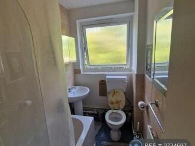 2 bedroom maisonette for rent in Montford House, London, E14