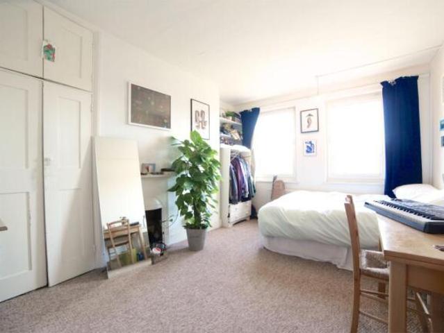 2 bedroom maisonette for rent in Morris House, Roman Road, London, E2