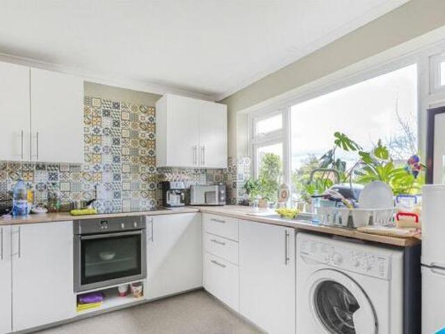 2 Bedroom Maisonette For Rent In New Barnet, Hertfordshire