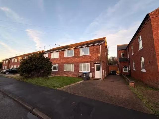 2 bedroom maisonette for rent in New Road, Studley, B80