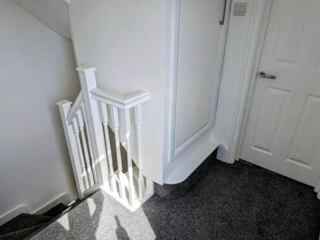 2 bedroom maisonette for rent in North Gardens, Colliers Wood, London, SW19