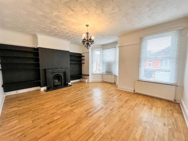 2 bedroom maisonette for rent in Oaklands Road, Bexleyheath, DA6