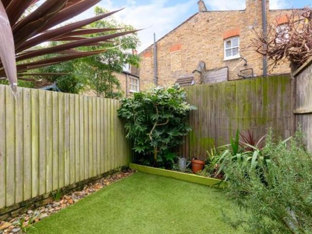 2 bedroom maisonette for rent in Ormiston Grove, The Groves, Shepherd's Bush, W12