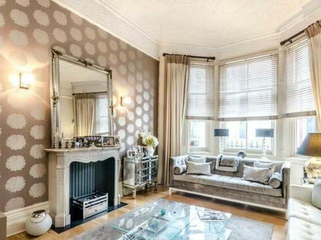 2 bedroom maisonette for rent in Palace Gate Kensington London W8