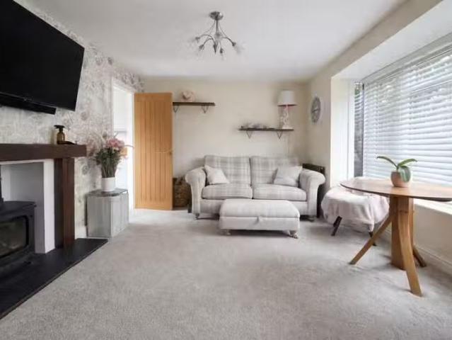 2 bedroom maisonette for rent in Pirbright, Surrey, GU24
