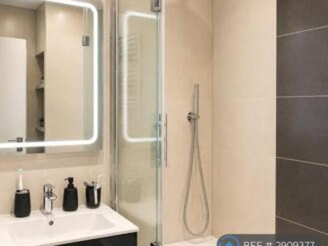 2 bedroom maisonette for rent in Pitfield Way, London, NW10