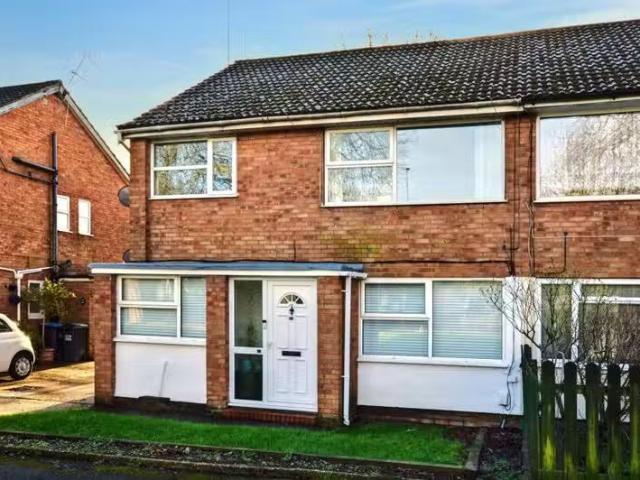 2 bedroom maisonette for rent in Poplars Close, St Albans, AL10