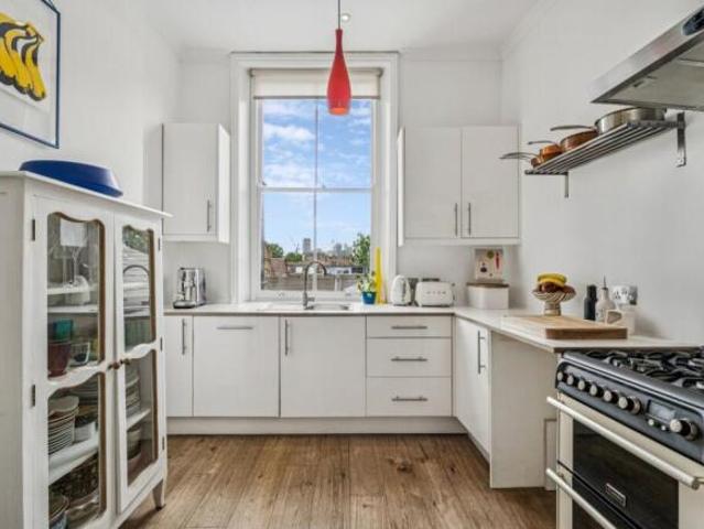 2 bedroom maisonette for rent in Portobello Road, Westbourne Park, W11