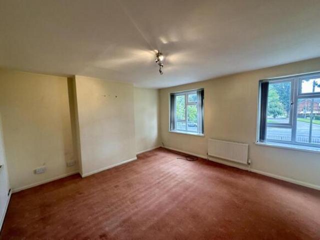 2 bedroom maisonette for rent in Portway, Wythenshawe, M22