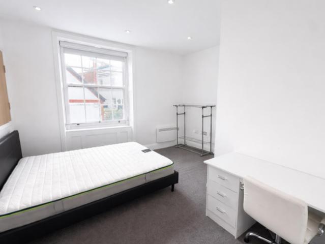 2 bedroom maisonette for rent in Queens Gate, North Street, Brighton, BN1