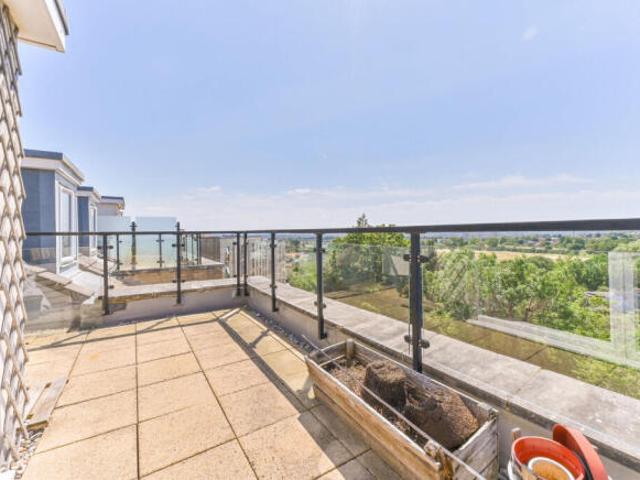 2 bedroom maisonette for rent in Radcliffe House, Worcester Close, Anerley, London, SE20