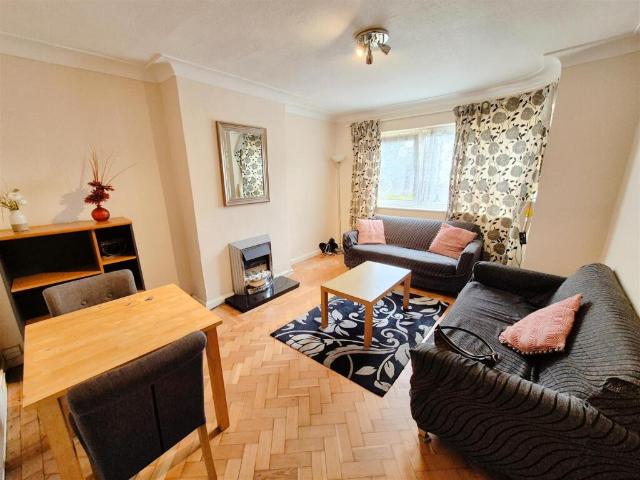 2 bedroom maisonette for rent in Redesdale Gardens, Isleworth, TW7