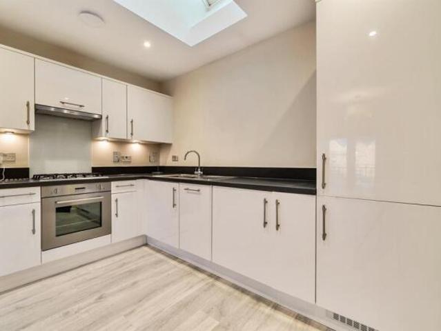 2 bedroom maisonette for rent in Ruston Close, Reading, RG2