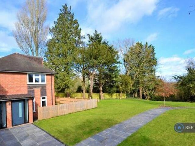 2 Bedroom Maisonette For Rent In Shawford, Winchester