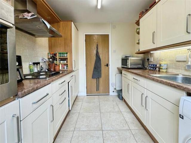 2 bedroom maisonette for rent in Shackleton Way, Woodley, Reading, Berkshire, RG5