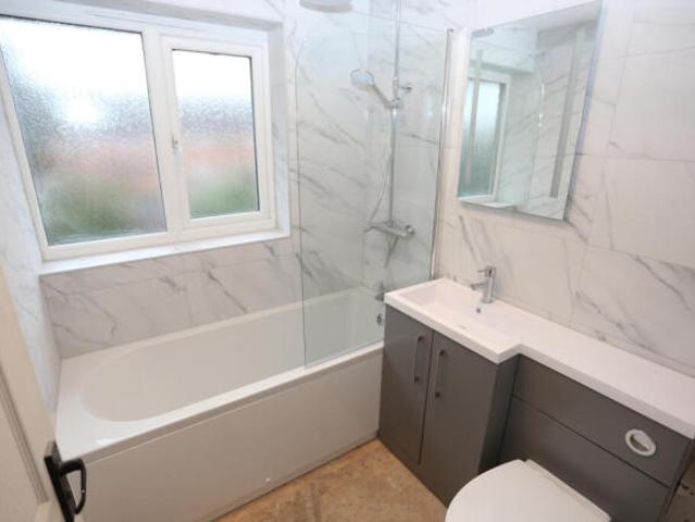 2 bedroom maisonette for rent in Shackleton Way, Woodley, Reading, Berkshire, RG5