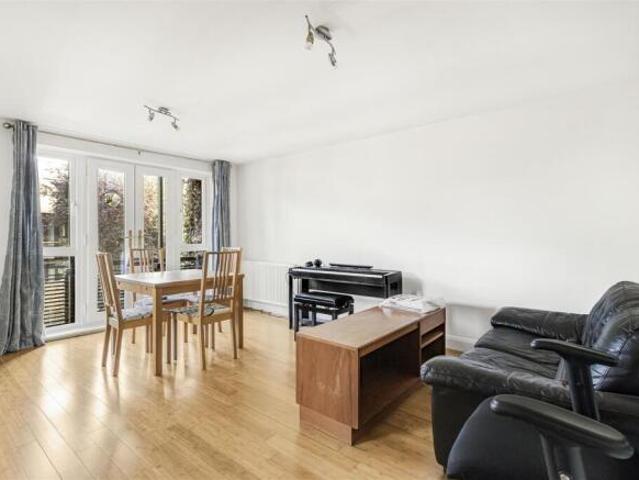 2 bedroom maisonette for rent in Shelly Garden, Cambridge, CB3