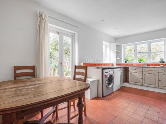 2 bedroom maisonette for rent in Shuttleworth Road, Battersea, London, SW11