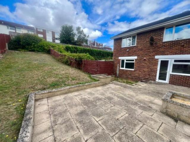 2 bedroom maisonette for rent in Silver Birch Close, Southampton, Hampshire, SO19