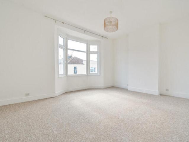 2 bedroom maisonette for rent in South Farm Road, Worthing, BN14