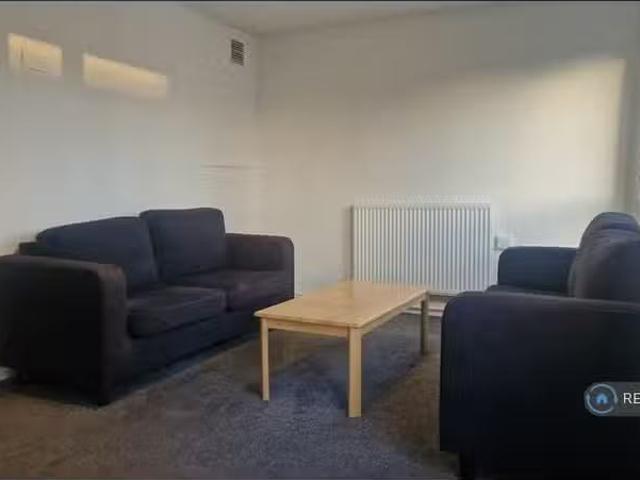 2 bedroom maisonette for rent in Southern Grove, London, E3