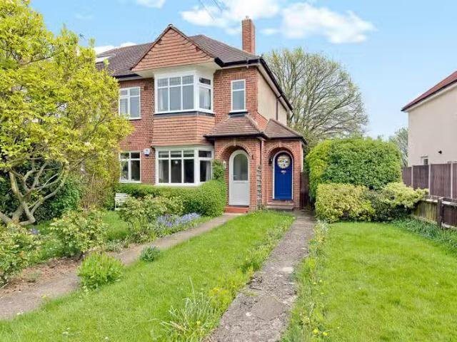 2 bedroom maisonette for rent in Speer Road, Thames Ditton, Su.