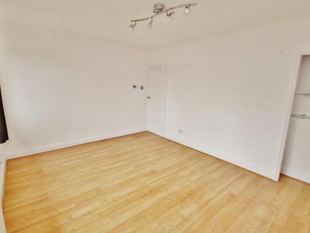 2 bedroom maisonette for rent in St. Anthonys Avenue, Woodford Green, IG8