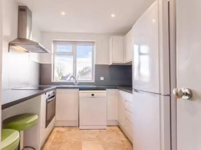 2 bedroom maisonette for rent in St Barnabas Road, Woodford Gr.