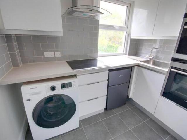2 bedroom maisonette for rent in St James Road, Watford, WD18
