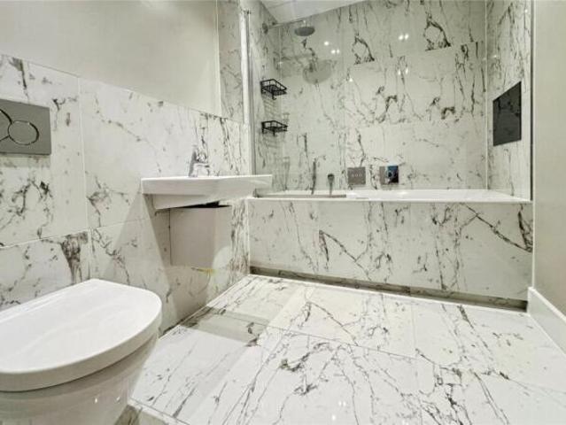 2 bedroom maisonette for rent in Stour Street, Canterbury, Kent, CT1
