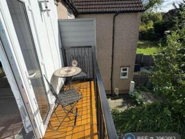 2 bedroom maisonette for rent in Studland Road, London, W7