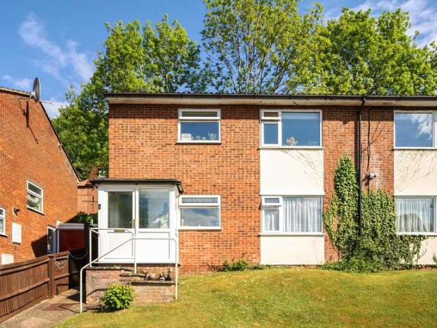 2 Bedroom Maisonette Flat