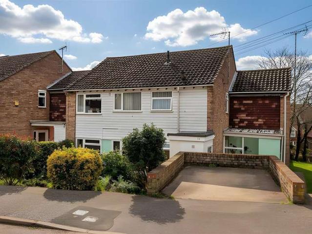 2 Bedroom Maisonette Flat