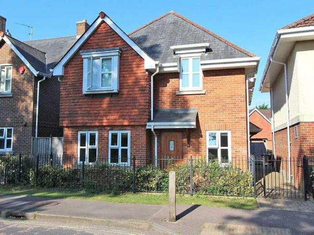 2 Bedroom Maisonette Flat