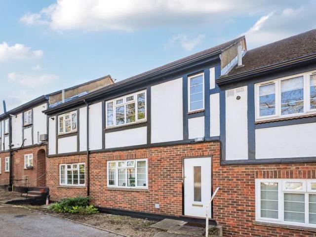 2 Bedroom Maisonette Flat
