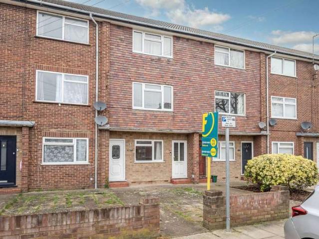 2 Bedroom Maisonette Flat
