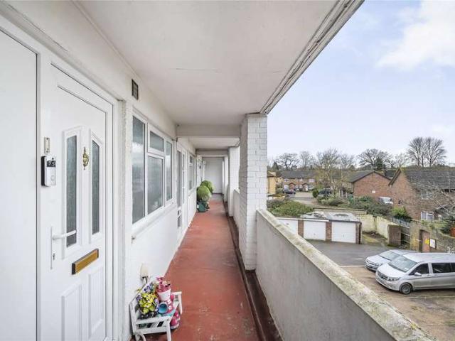 2 Bedroom Maisonette Flat