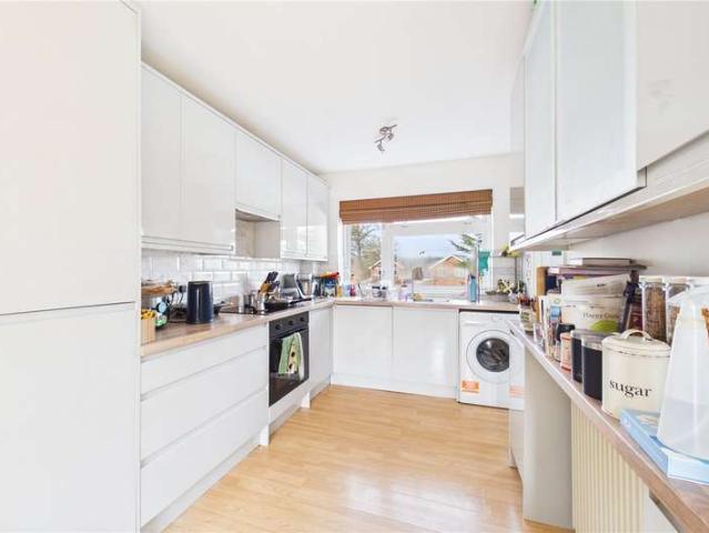 2 Bedroom Maisonette Flat