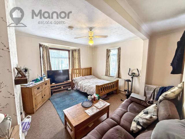 2 Bedroom Maisonette Flat