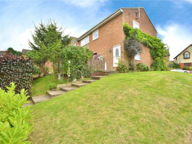 2 Bedroom Maisonette Flat