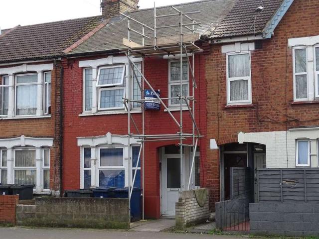 2 Bedroom Maisonette Flat