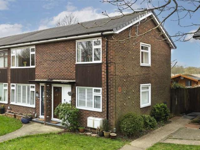 2 Bedroom Maisonette Flat