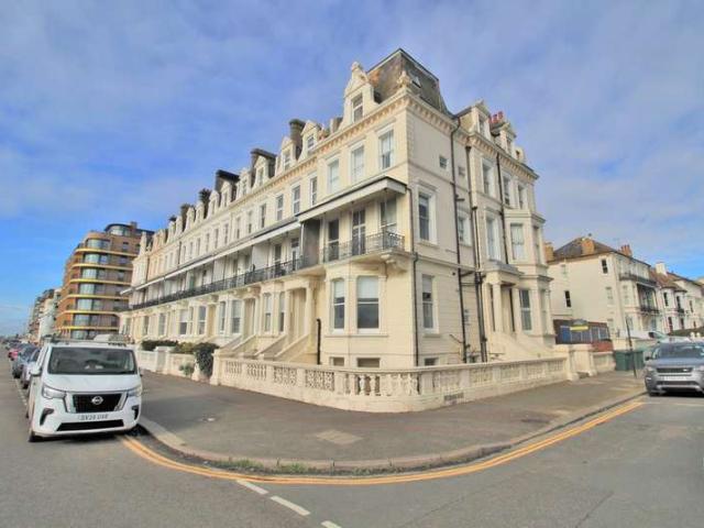 2 Bedroom Maisonette Flat