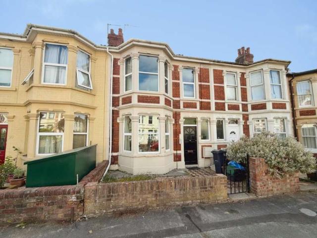 2 Bedroom Maisonette Flat