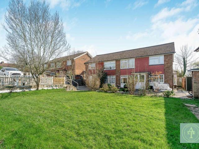 2 Bedroom Maisonette Flat