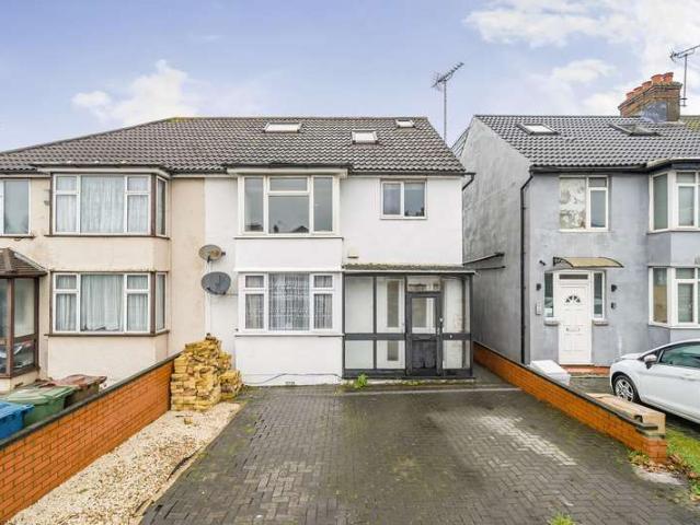 2 Bedroom Maisonette Flat