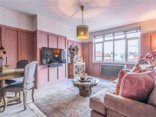 2 Bedroom Maisonette Flat