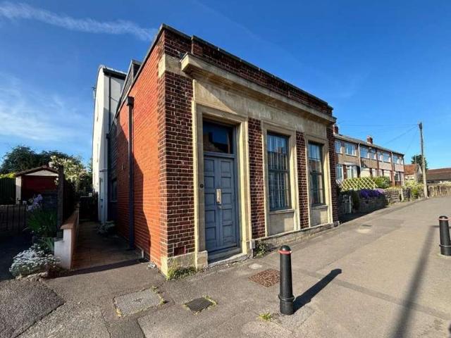 2 Bedroom Maisonette Flat