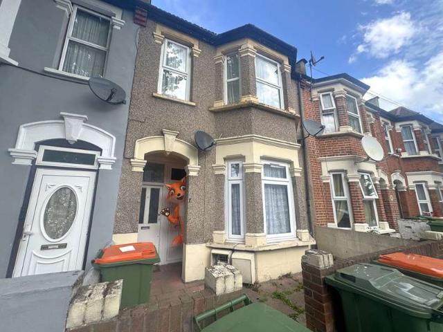 2 Bedroom Maisonette Flat