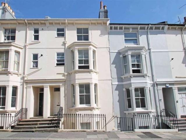 2 Bedroom Maisonette Flat